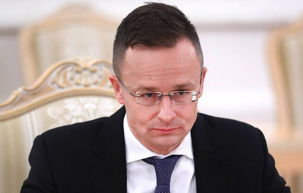 Ukraine Halts Russian Oil Transit to Hungary — Budapest Reacts