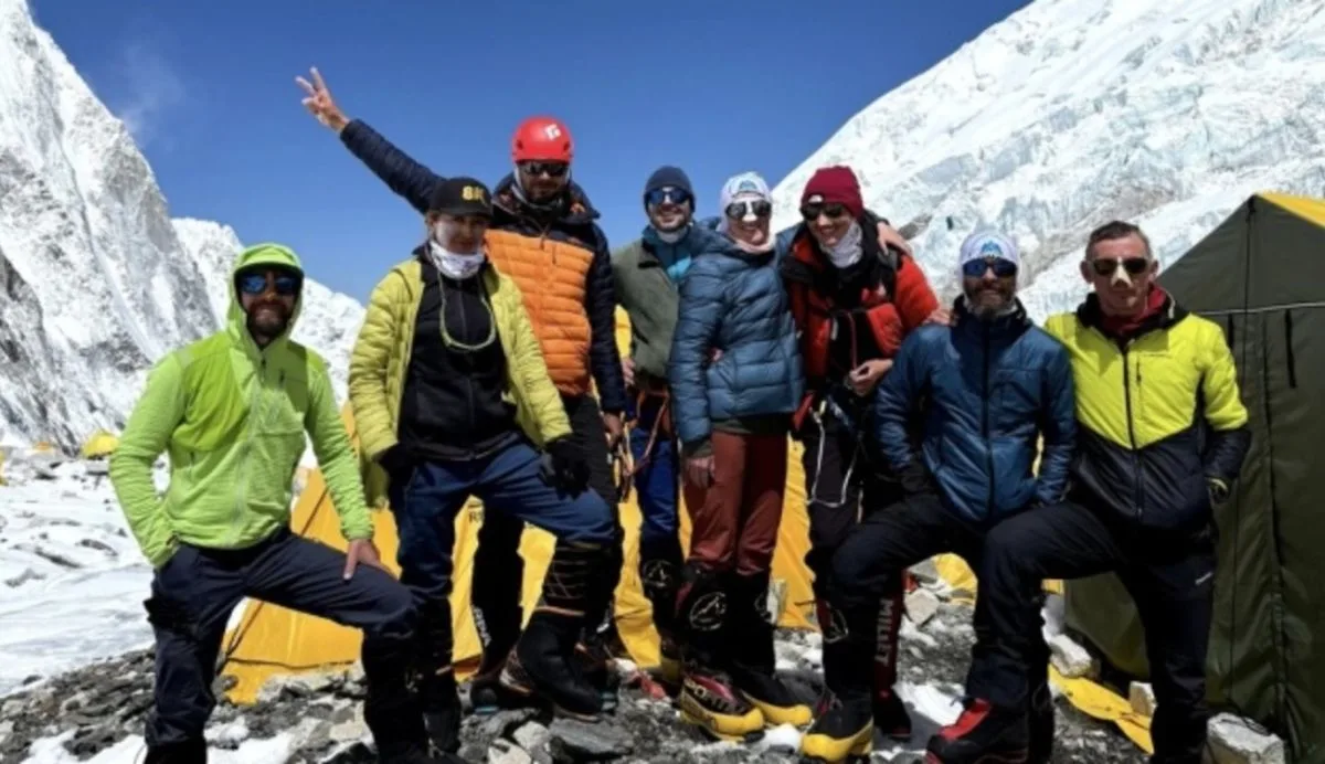 The most massive ascent: Six Ukrainians conquered Everest in a single day