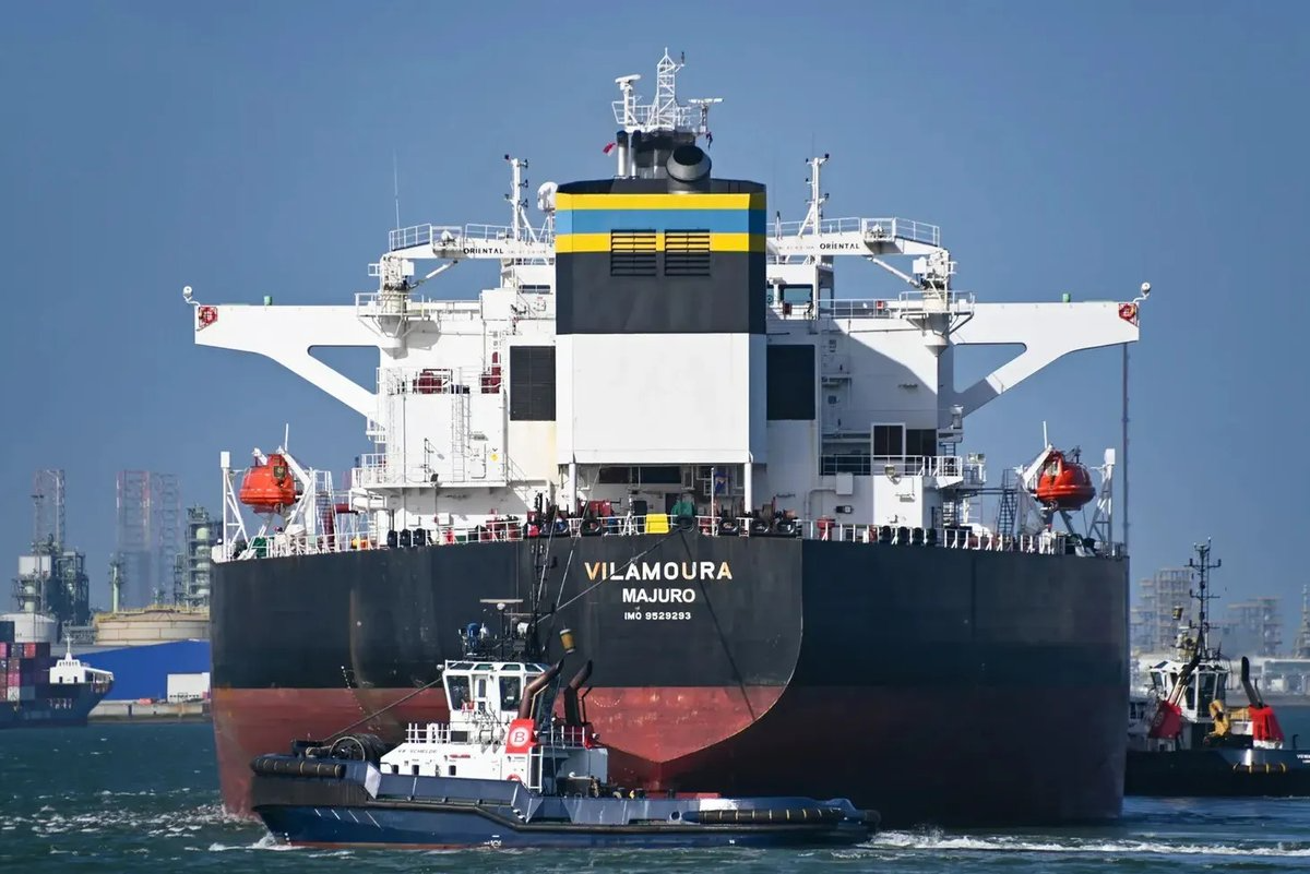 A Tanker Carrying 1 Million Barrels of Russian Oil Exploded Near Libya